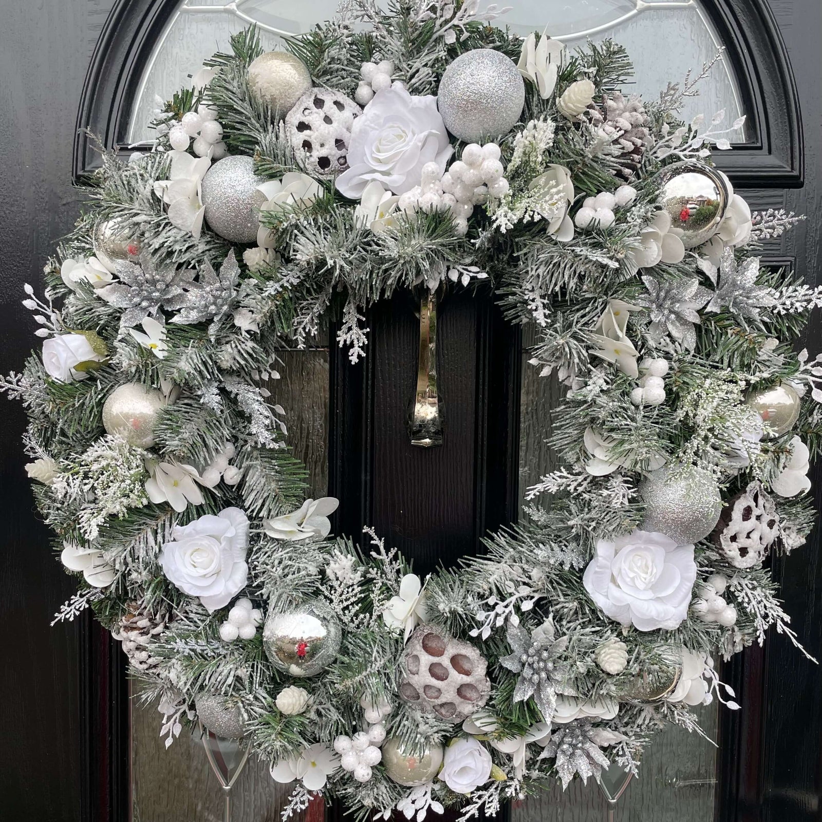 White christmas wreath store